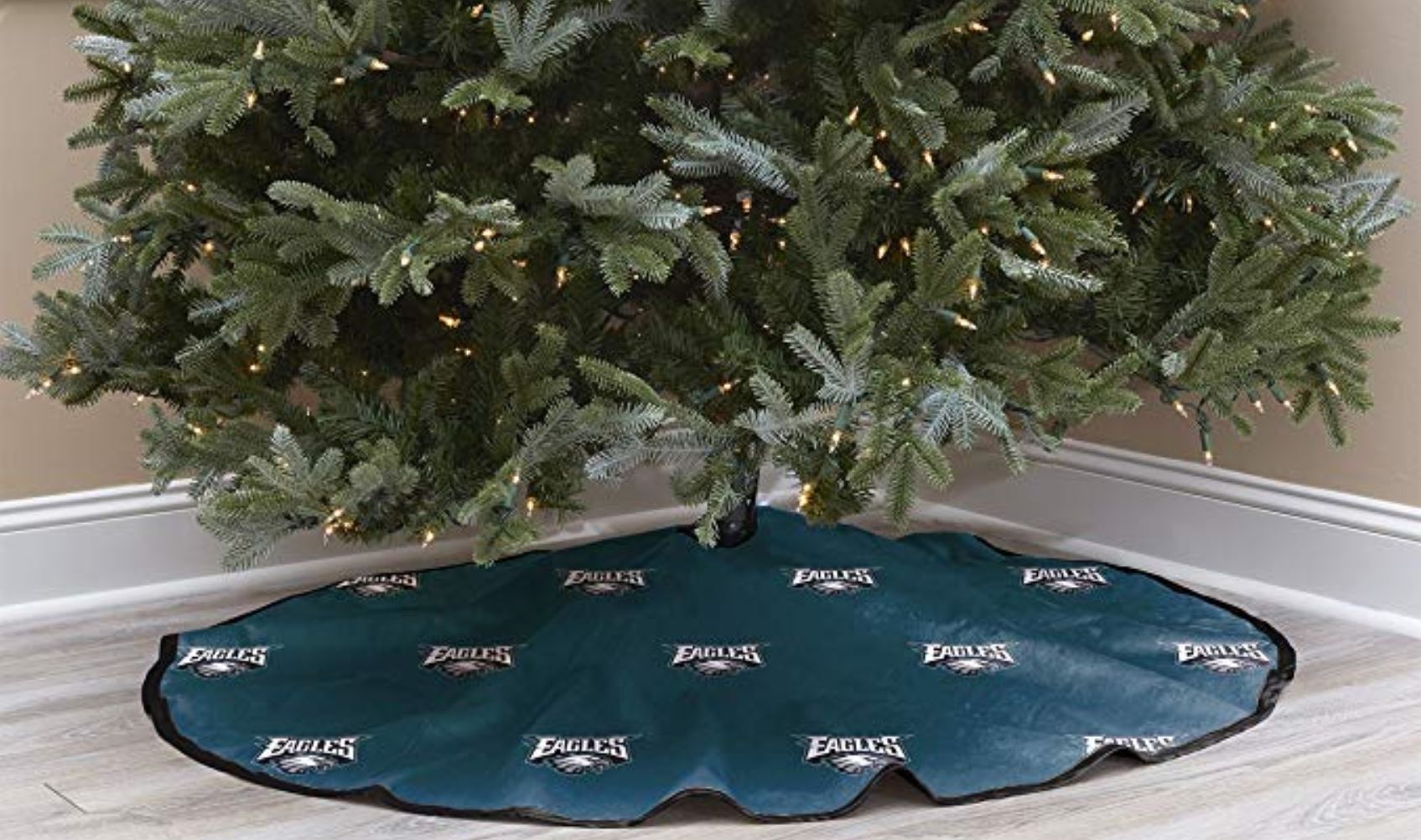 Making a Philadelphia Eagles Christmas Tree (7 DIY Tips) | Tailgate Wife